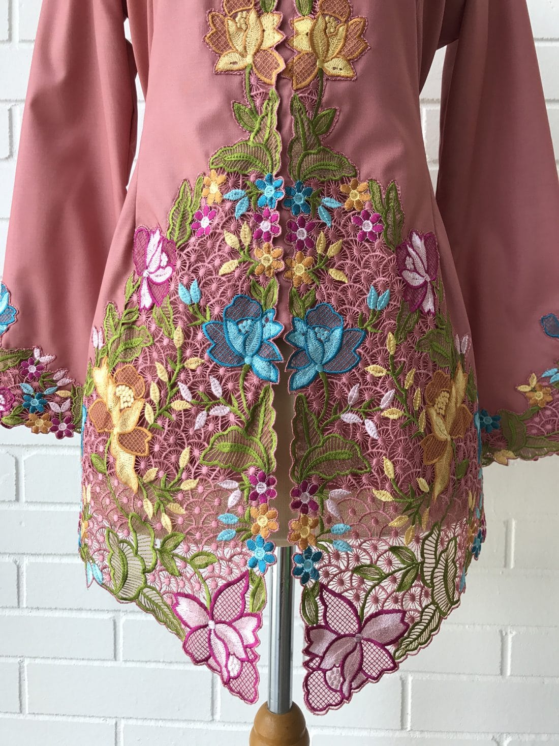 Kebaya Ayesha Pink - Royal Kebaya